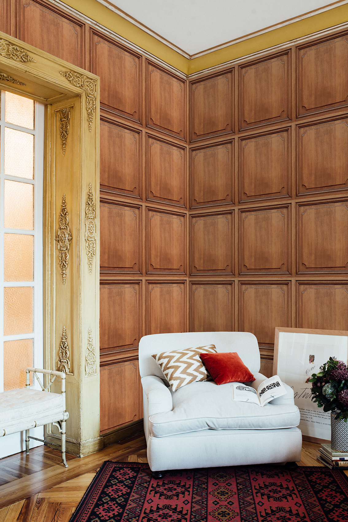 WAINSCOTING COMES BACK INTO FASHION – Chateau Elegant